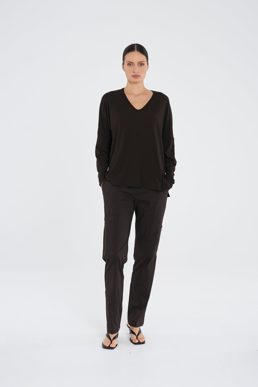 F01 8932 WEDGE SWEATER
